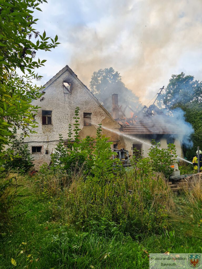Gebäudevollbrand in Nemmersdorf - KFV Bayreuth e.V.
